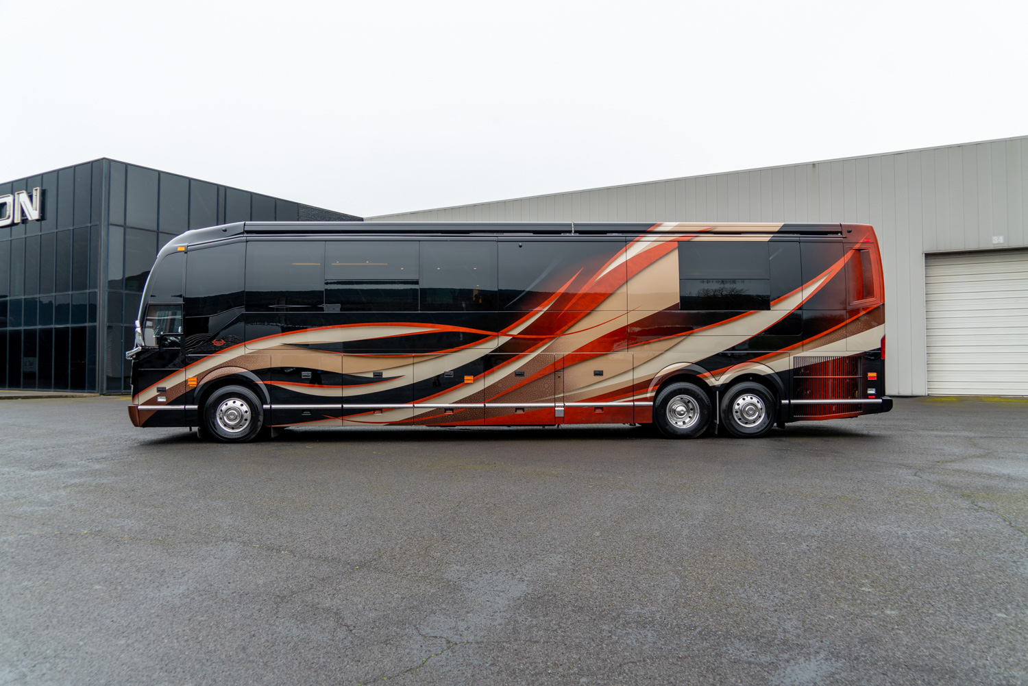 Luxury RV: Marathon Coach #1367
