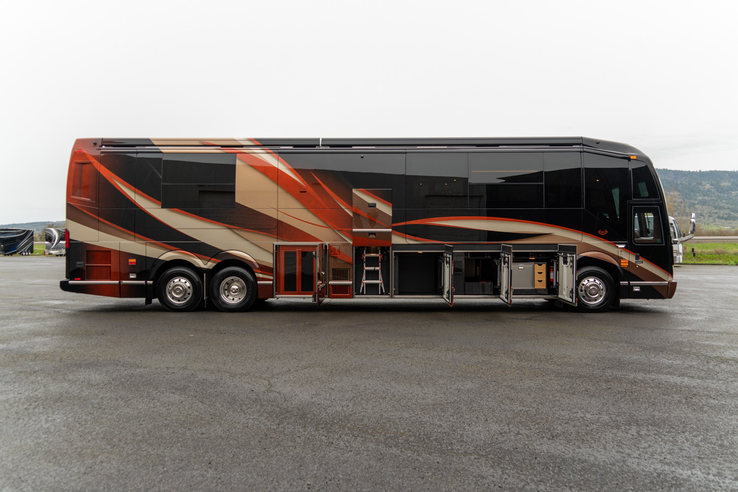 Luxury RV: Marathon Coach #1367